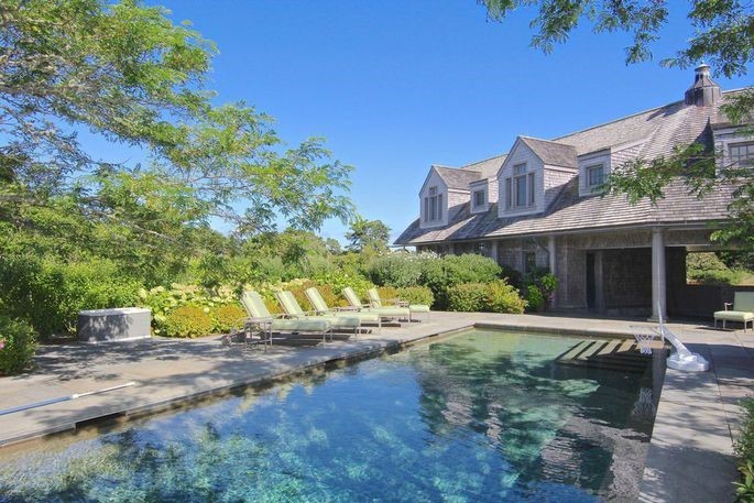 OBAMA’S NEWEST MARTHA’S VINEYARD PAD?