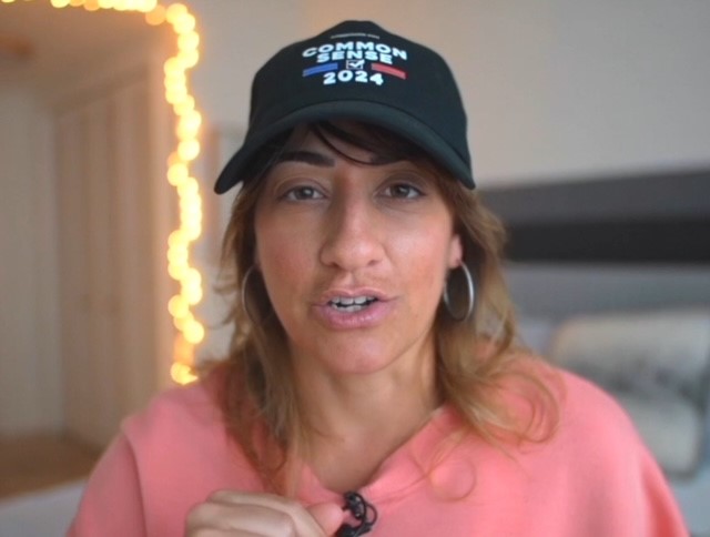 YOU CAN SHARE OUR MAKEUP!