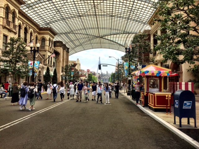 ENTERING UNIVERSAL OSAKA